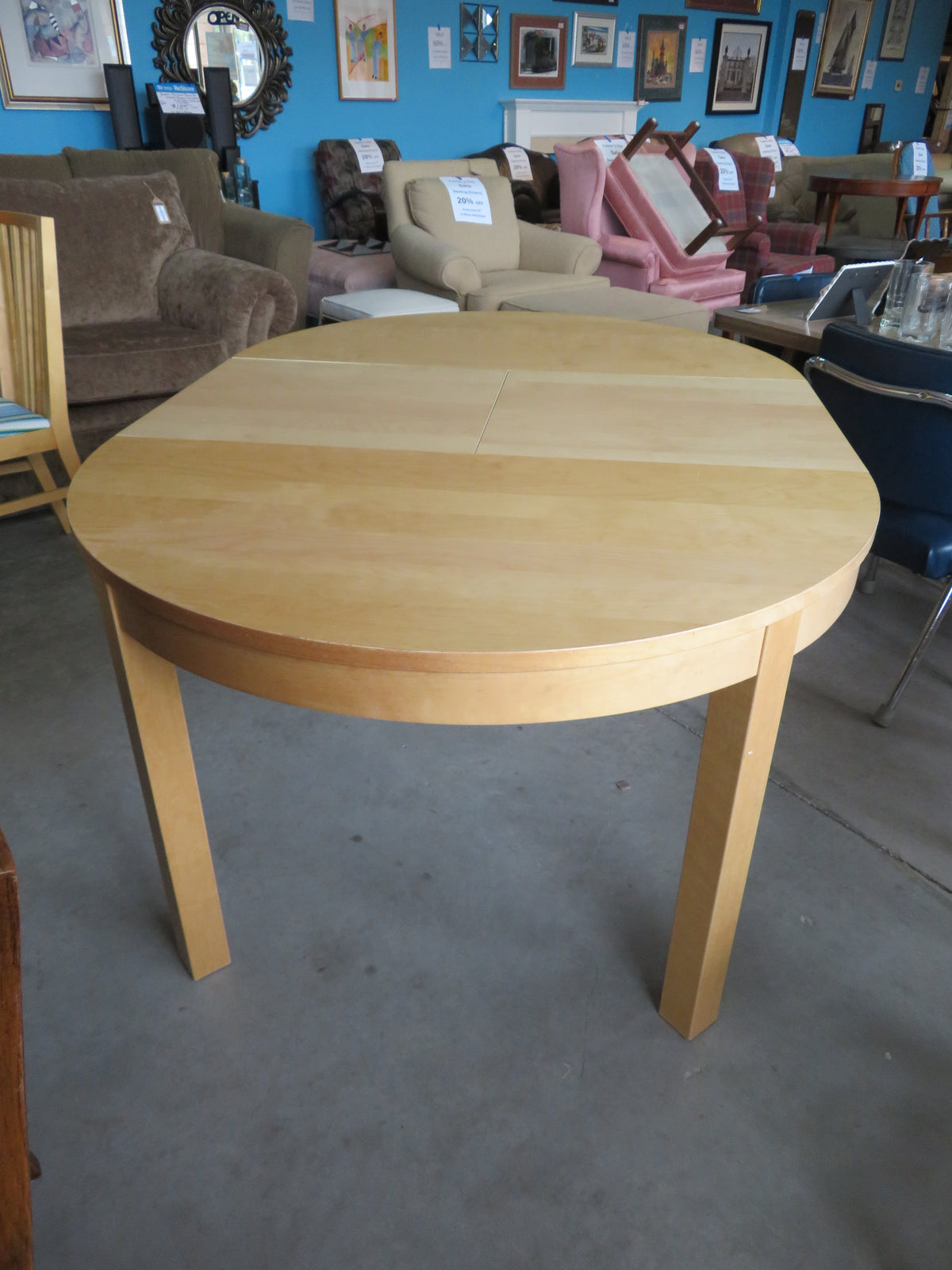 Dining Table with Butterfly Leaf Insert and 4 Chairs – Habitat ReStore GTA