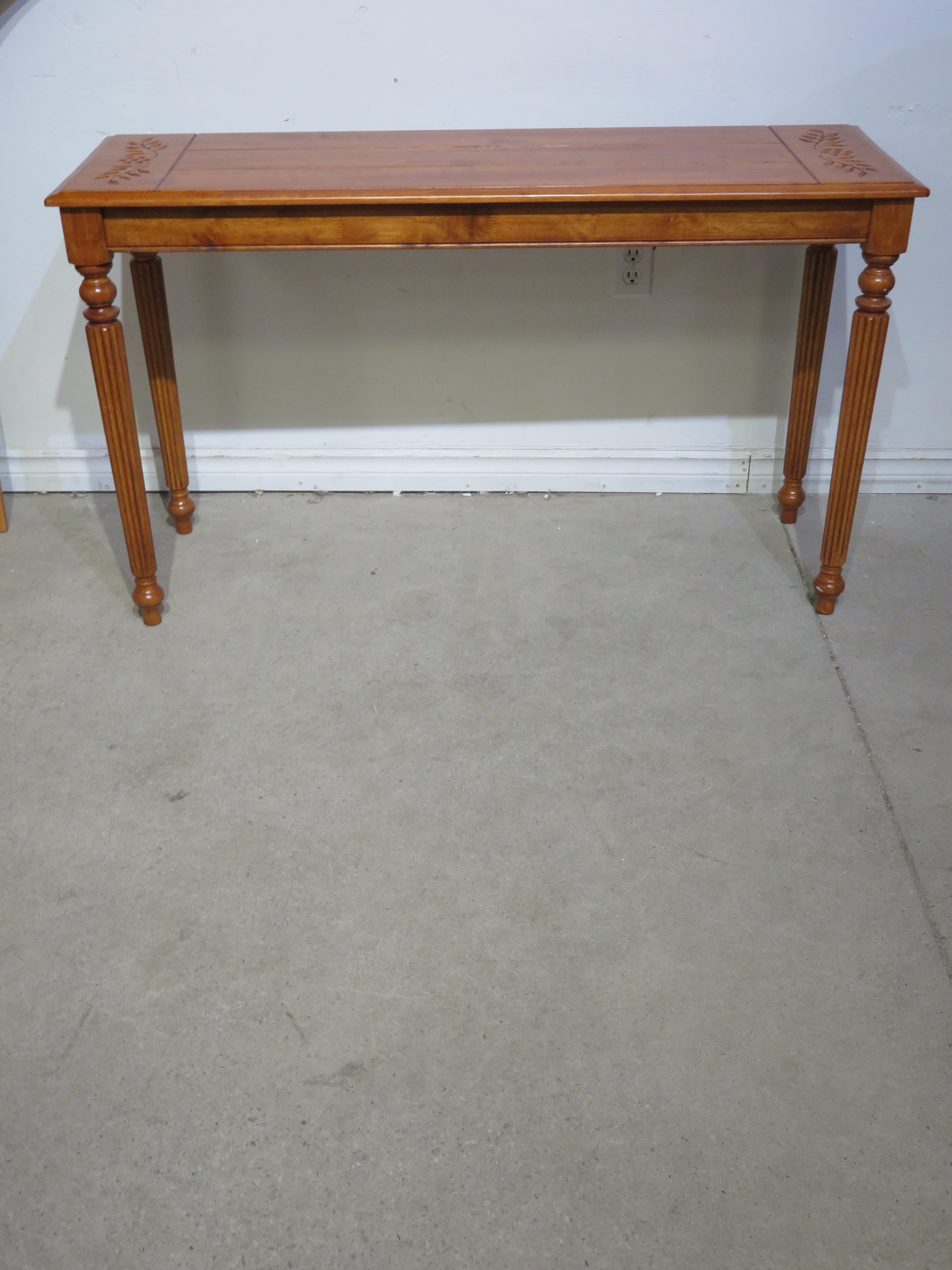 Wood Floral Design Console Table – Habitat ReStore GTA