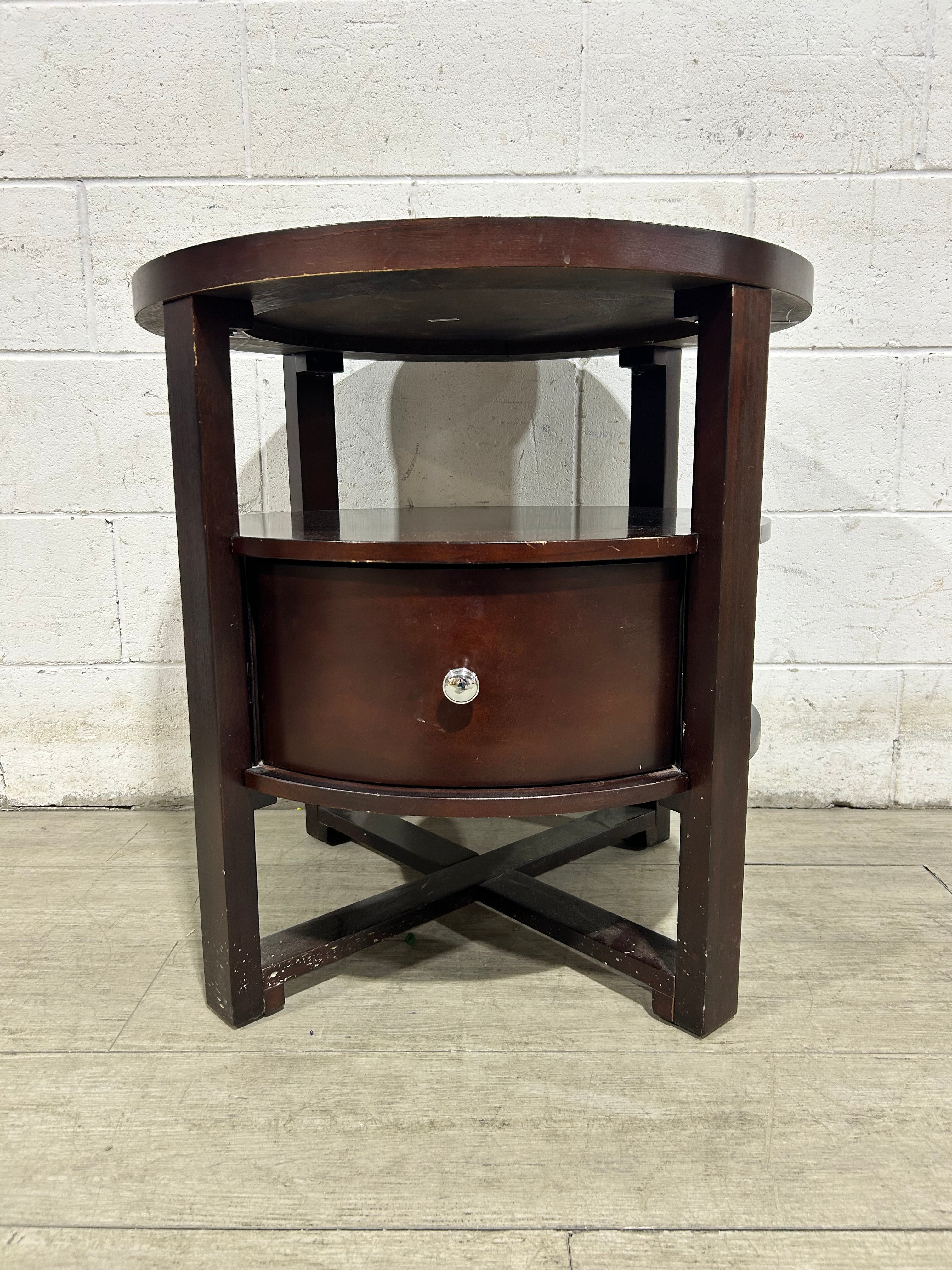 Redona Side Table – Habitat ReStore GTA