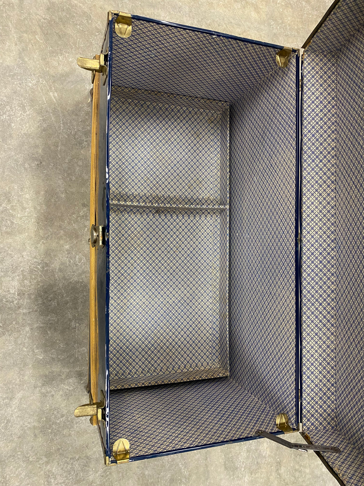 Vintage Blue Metal Steamer Trunk with Wood Slates – Habitat ReStore GTA