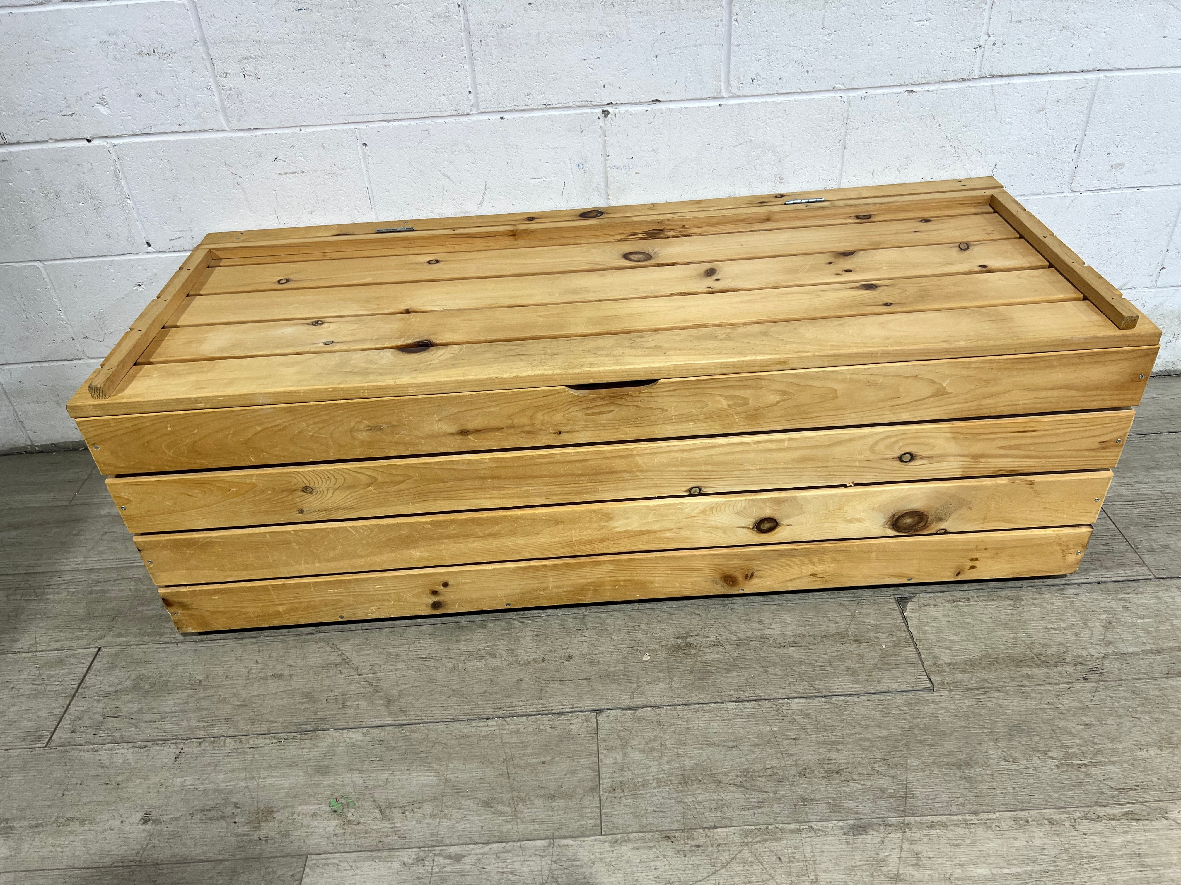 Rustic Cedar Storage Chest – Habitat ReStore GTA