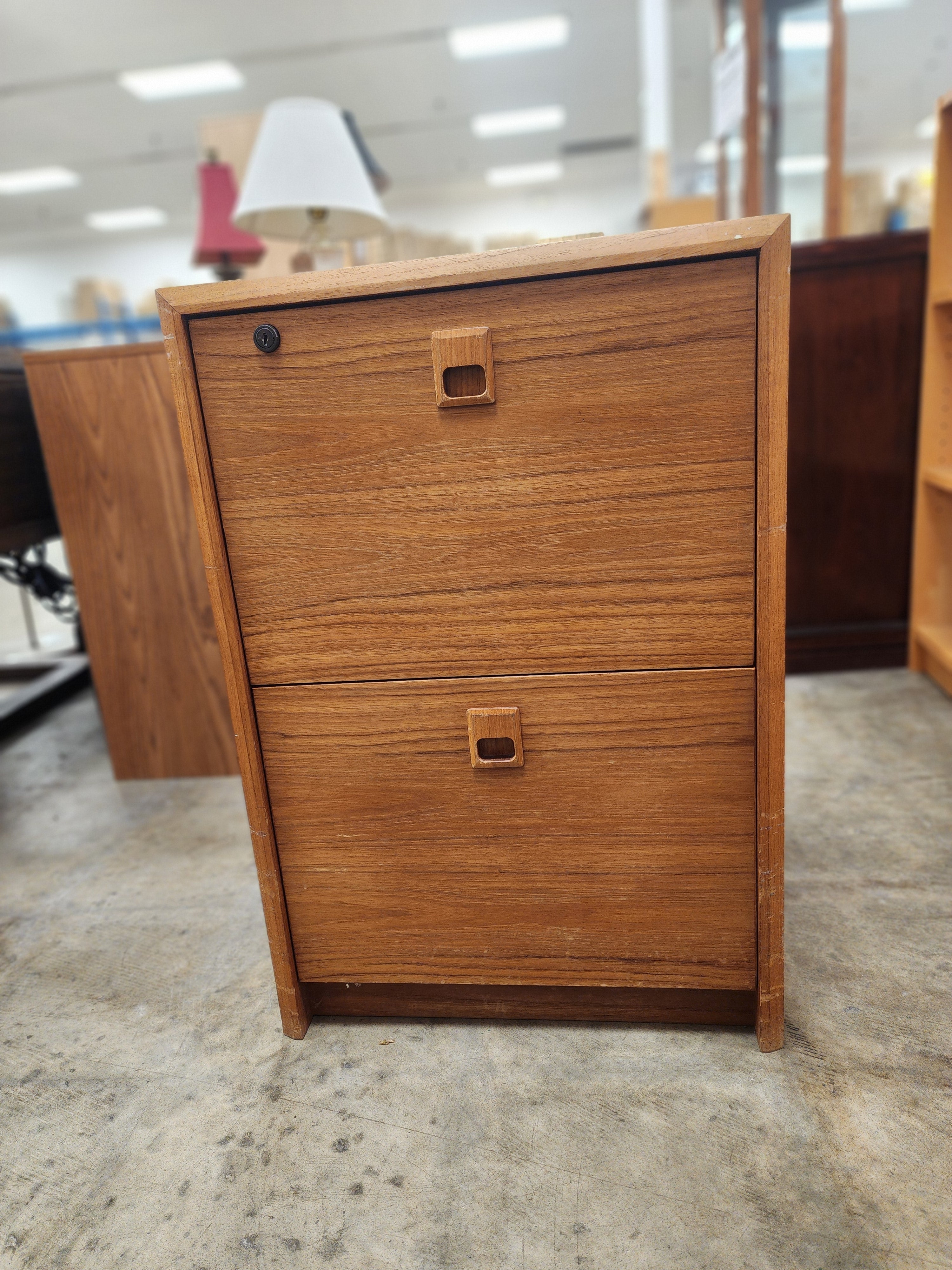 Light Wood 2 Drawer Filing Cabinet – Habitat ReStore GTA